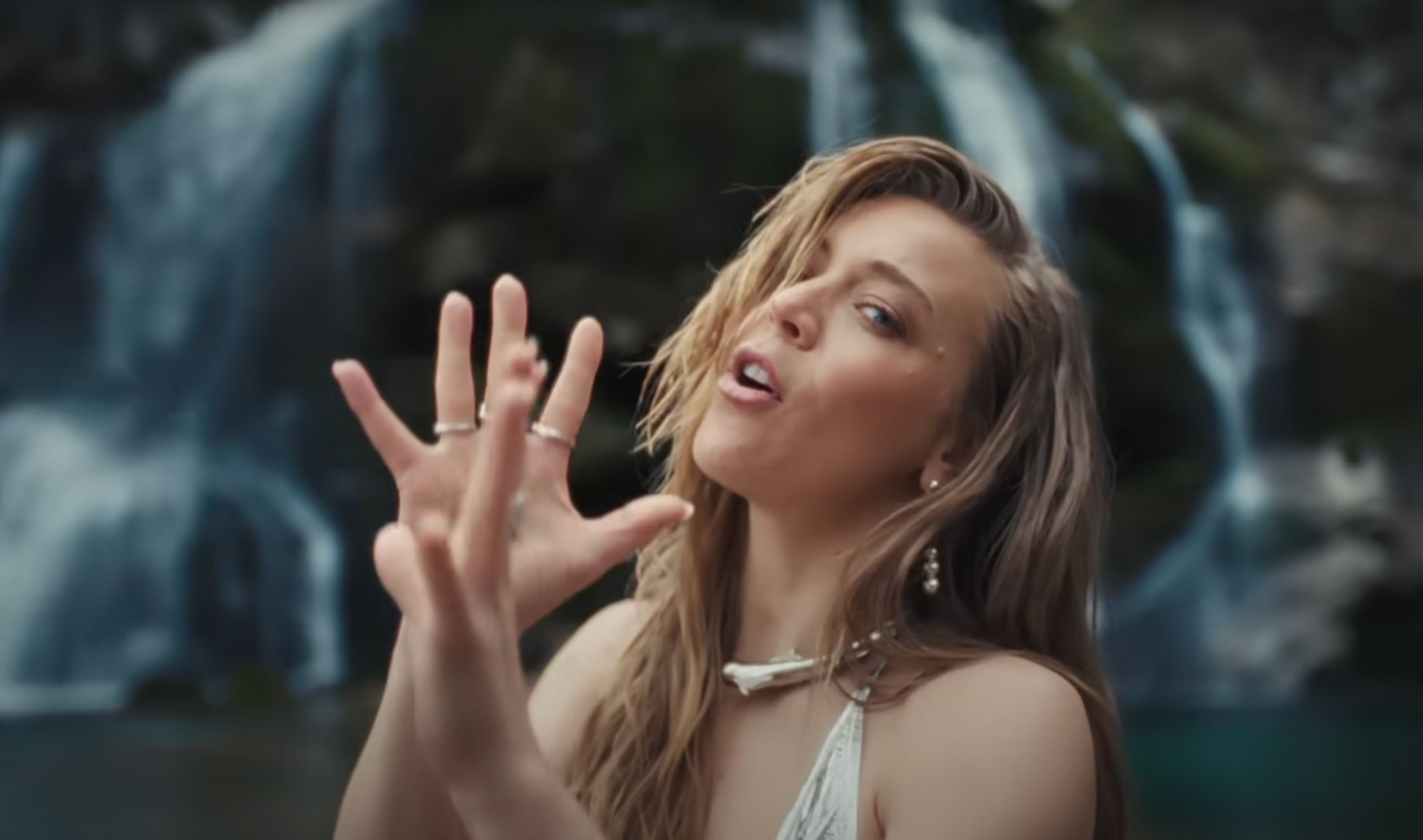 10 things you need to know when working on a video shoot - Creative HEAD