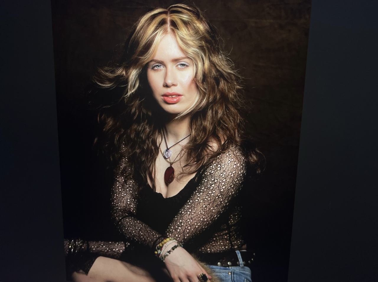 MIA MOZLEY - Creative HEAD